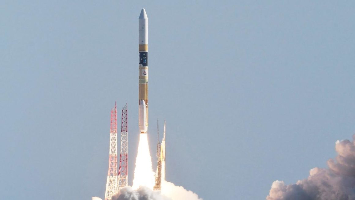 Japan launches a rocket with a Dutch telescope and wants to be the ...