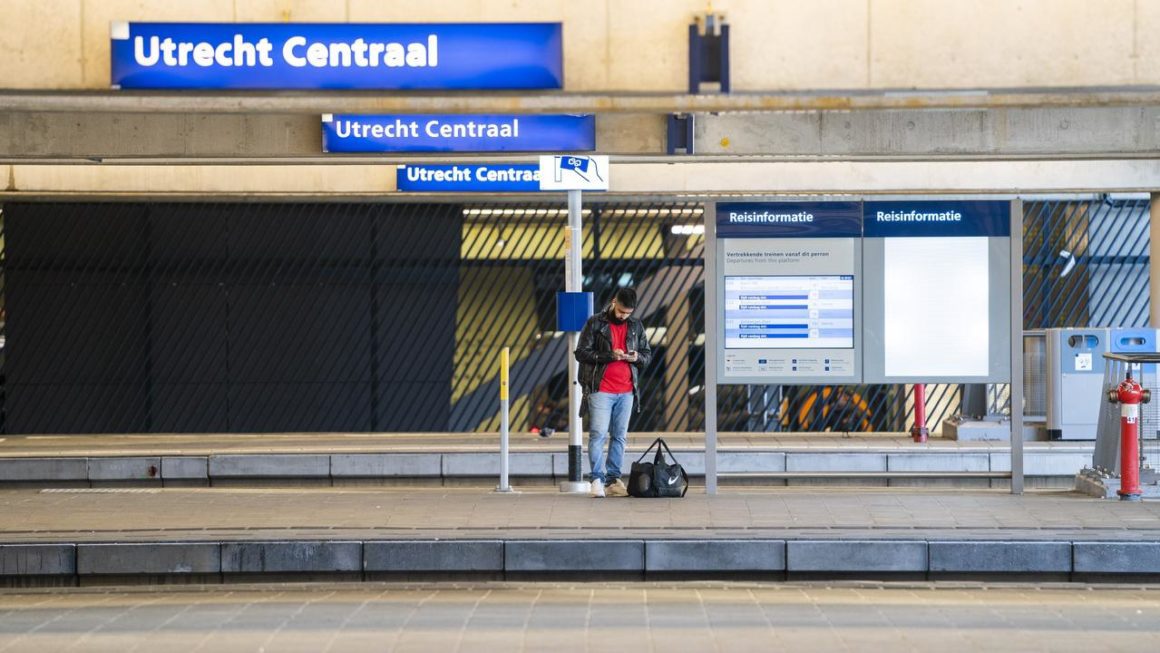 Utrecht and Amsterdam Central in the top ten of the best European ...